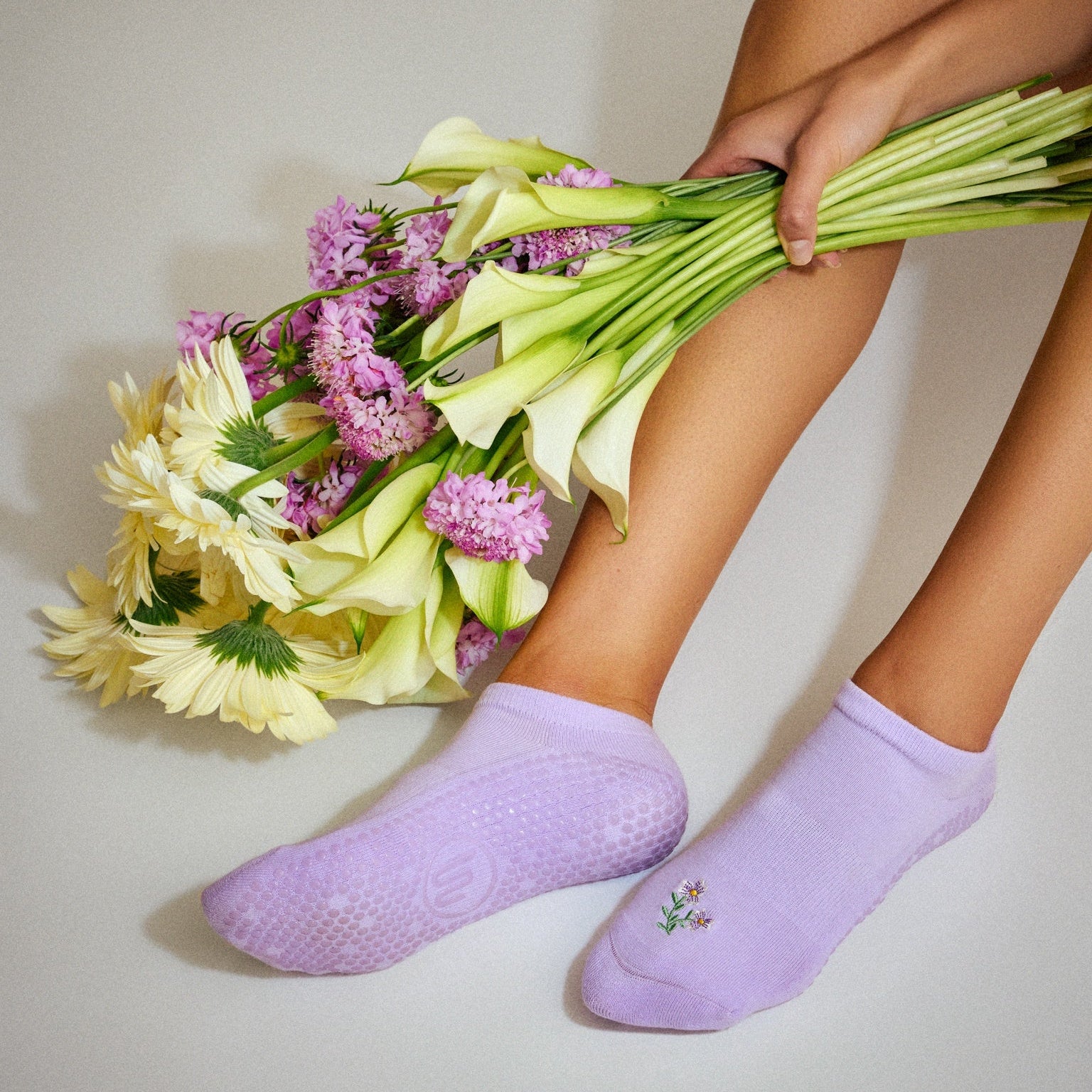 Classic Low Rise Grip Socks - Blooming Lilac – Wileaway